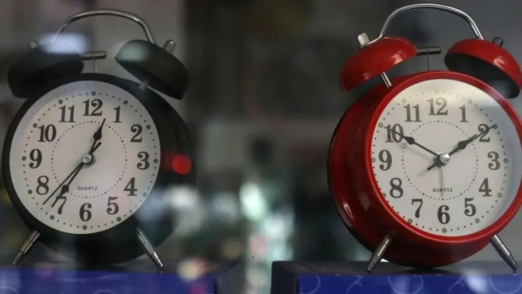 Chile se prepara para el cambio de hora: ¿cuándo se realizará y quiénes deben ajustarlo? » Hoy ...